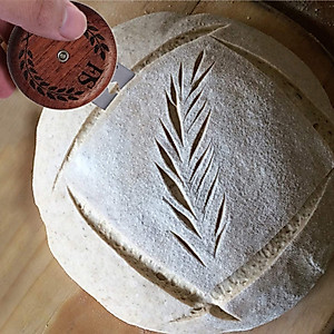 FEYKOONS UFO Bread Lame Cutter for Homemade Sourdough Bread Bakers, Cutting Bread Scoring Knife Razor Cutter Slashing Tool, Great Gift for Artisan Bread and Baguette Makers (Leaf)