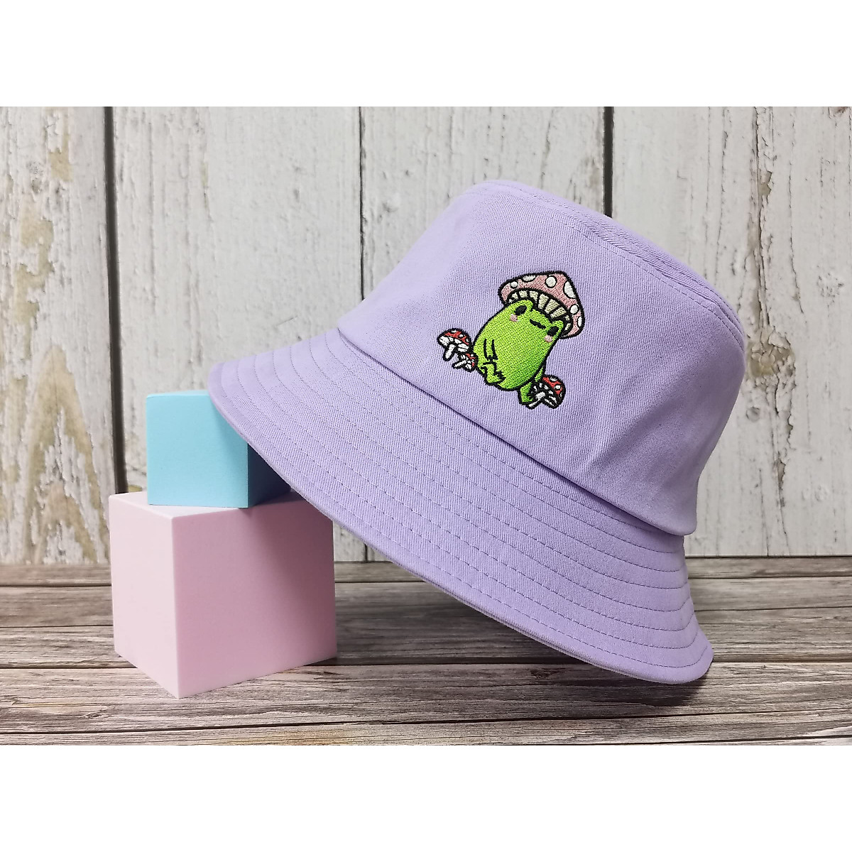 Enodtter Embroidered Frog with Mushroom Bucket Hat for Women Girl Men Kids, Light Purple Embroidery Beach Hat Outdoor Summer Travel Fisherman Cap