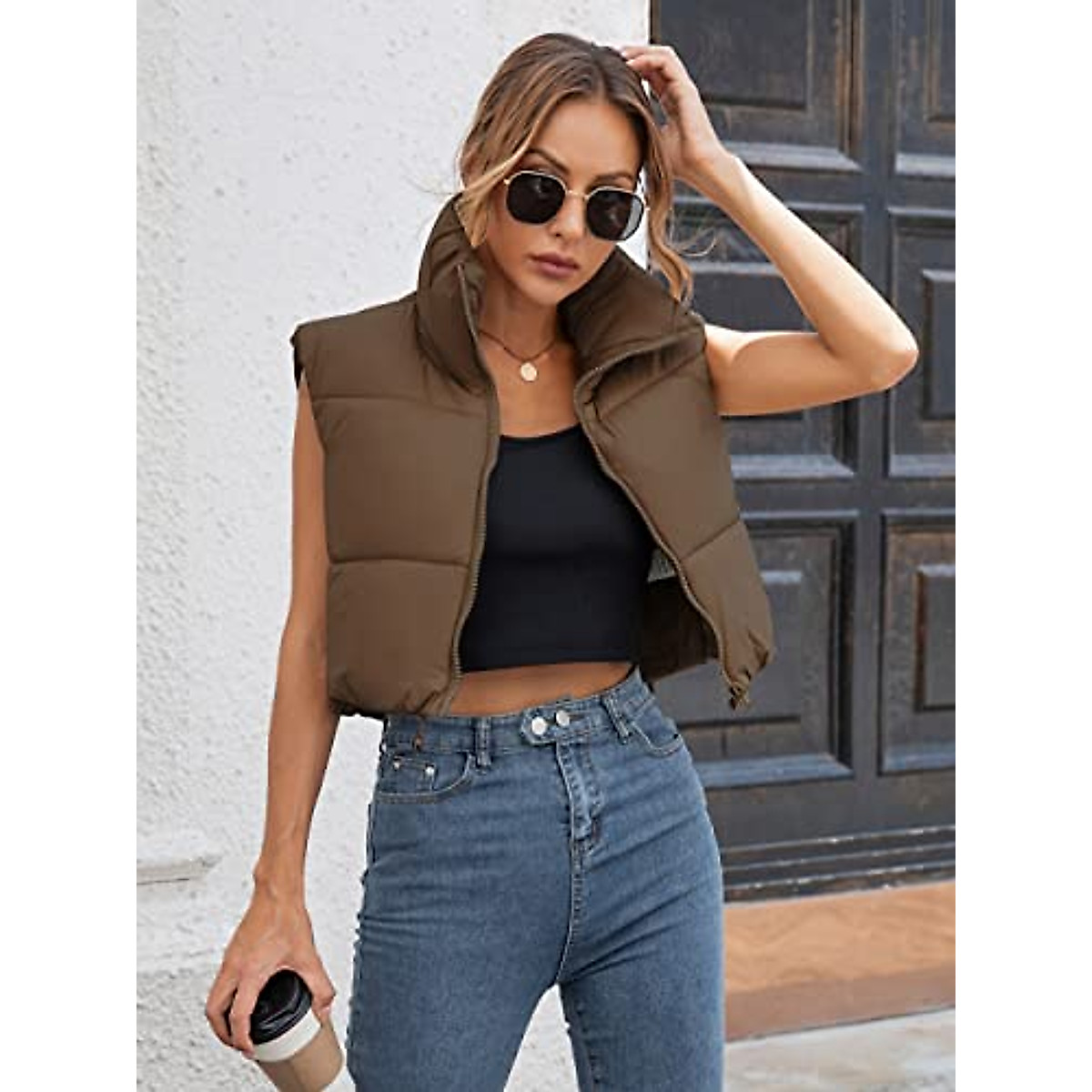 Gihuo Womens Quilted Cropped Puffer Vest Gilet Warm Padded Full Zip Lightweight Puffy Vest Short Sleeveless Jacket(Coffee-M)