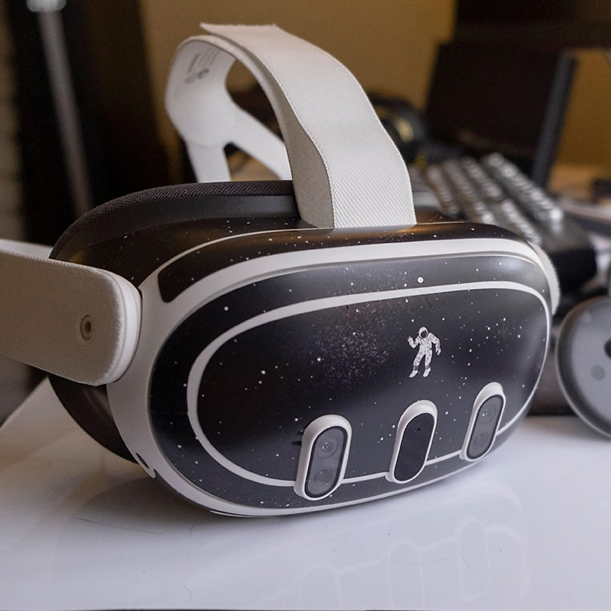 MightySkins Glossy Glitter Skin Compatible with Meta Quest 3 - Splash of Color | Protective, Durable High-Gloss Glitter Finish | Easy to Apply