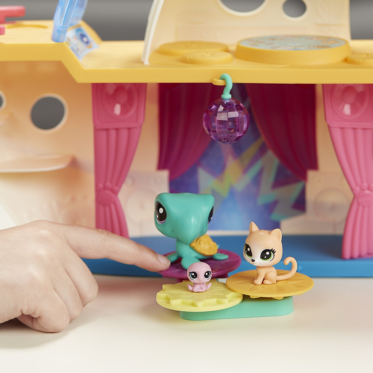 Littlest Pet Shop Cruise Ship Set