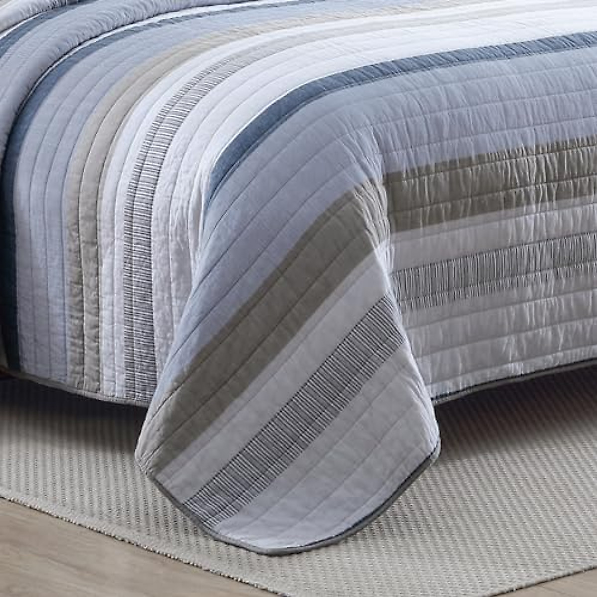 Nautica - Queen Quilt Set, Cotton Reversible Bedding with Matching Shams, Home Decor for All Seasons (Blue/Beige/White, Queen)