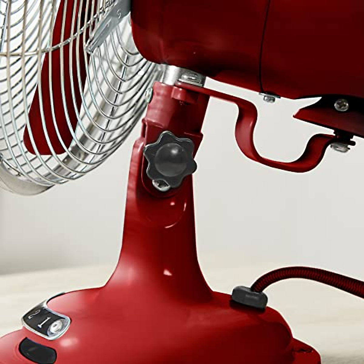 Better Homes & Gardens Retro Table Fan, 3-Speed Metal Tilted-Head Oscillation, 8-Inches (red)