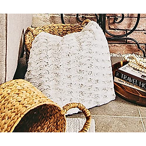 Kurrajong Farmhouse Faux Fur Throw Blanket | White and Pale Gray Soft Blanket | 55" x 70" Faux Fur Blanket Throw | White Bed Throw