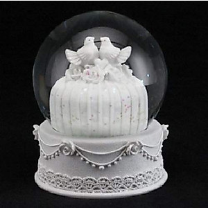 Gisela Graham White Wedding Cake with Doves Snowdome Snowglobe Ornament Table Decoration