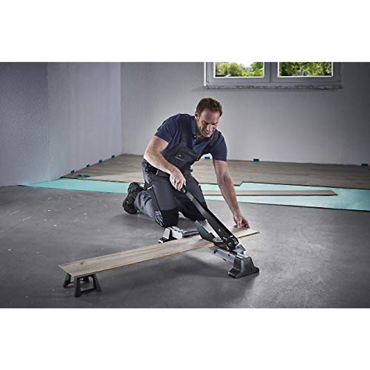 wolfcraft VLC 1000 Vinyl and Laminate Cutter I 6940000 I The professional and powerful cutter power for floorboards up to 14 mm thick