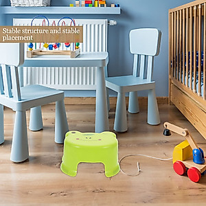 Plastic Step Stool Small Round Toilet Stools Squatting Stool Portable One Step Stool Potty Training Stool for Pregnant Woman Elderly Bathroom Step Stool