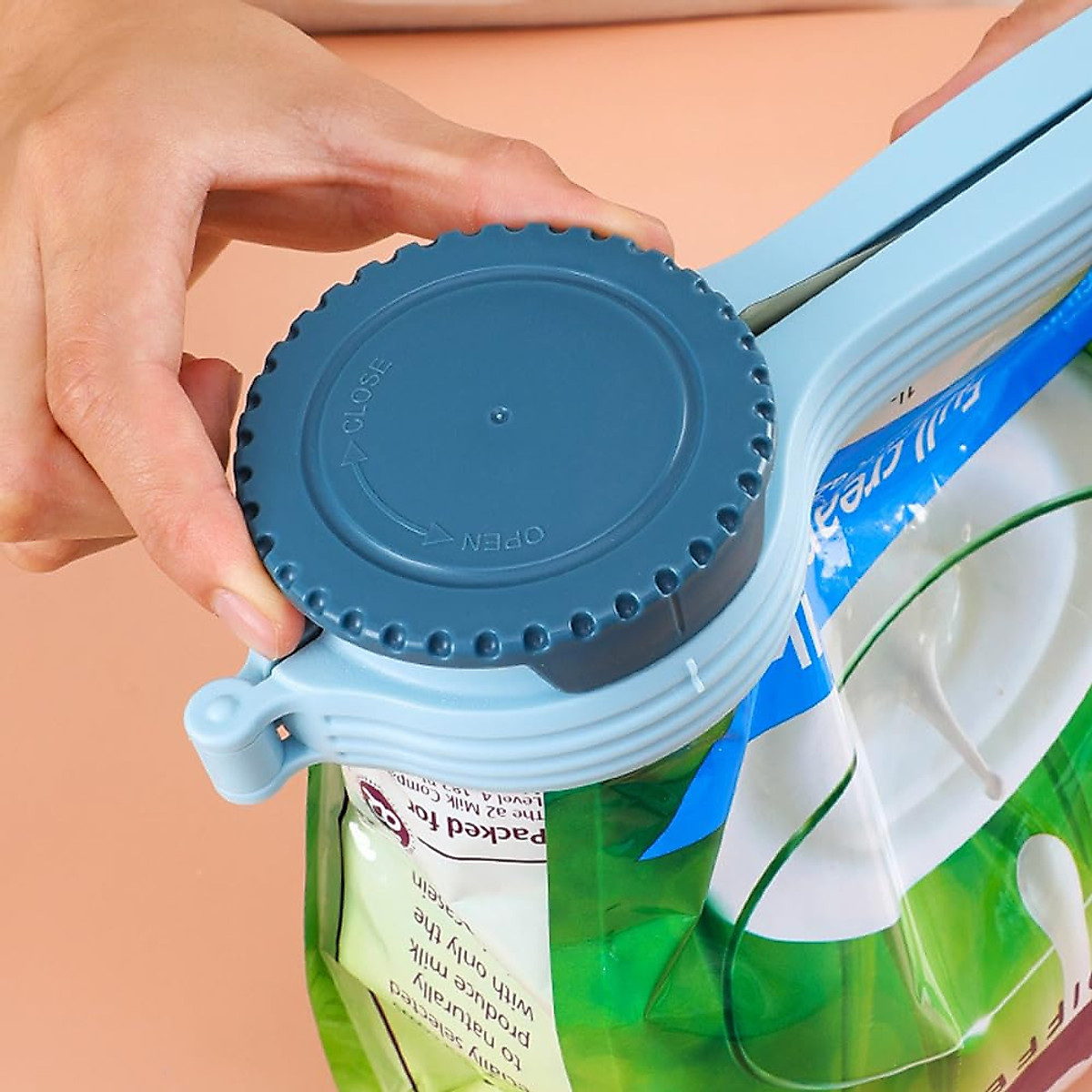 Seal and Pour Bag Clip with Pour Spout & Lid 2025 New Food Bag Clips with Pour Spout, Wide Mouth Food Storage Sealing Clips, Snack Clips that Pour, Bag Pouring Clip with Pour Spout (Style1)