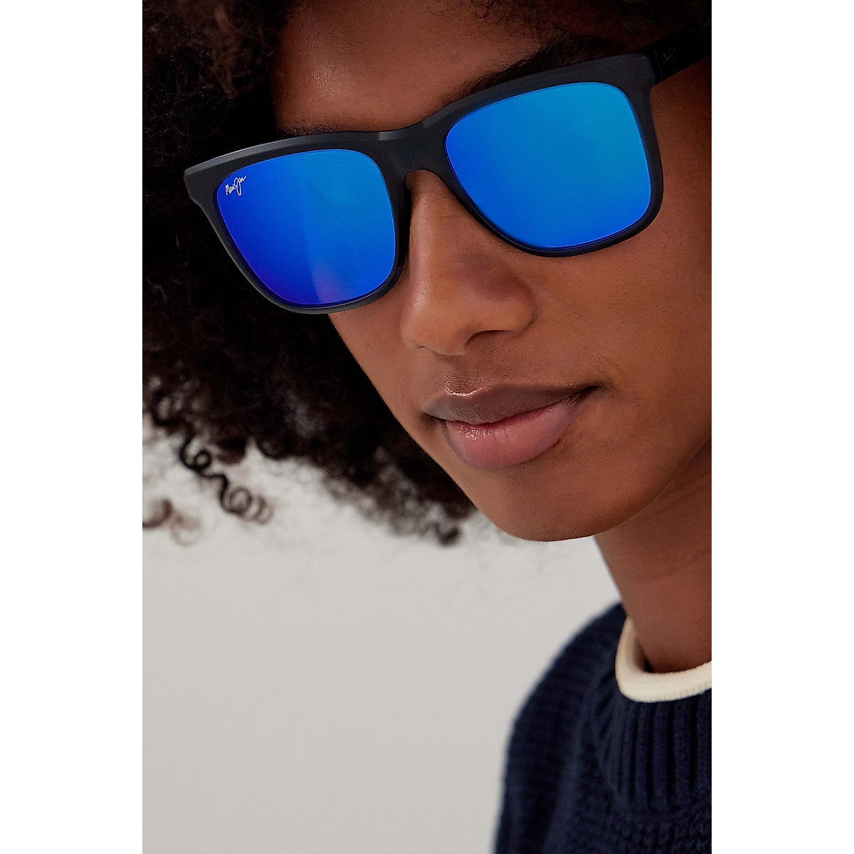 Maui Jim Men's and Women's Pehu Polarized Classic Sunglasses, Matte Navy/Blue Hawaii, Medium