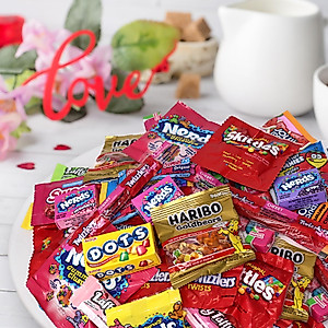 Bulk Mixed Candy Individually Wrapped Variety Pack - 4.5 Pounds Assorted Candies for Pinata Fillers, Schools, Office Treats, and Party Bags - Christmas Candy | Approx. 250 Pieces