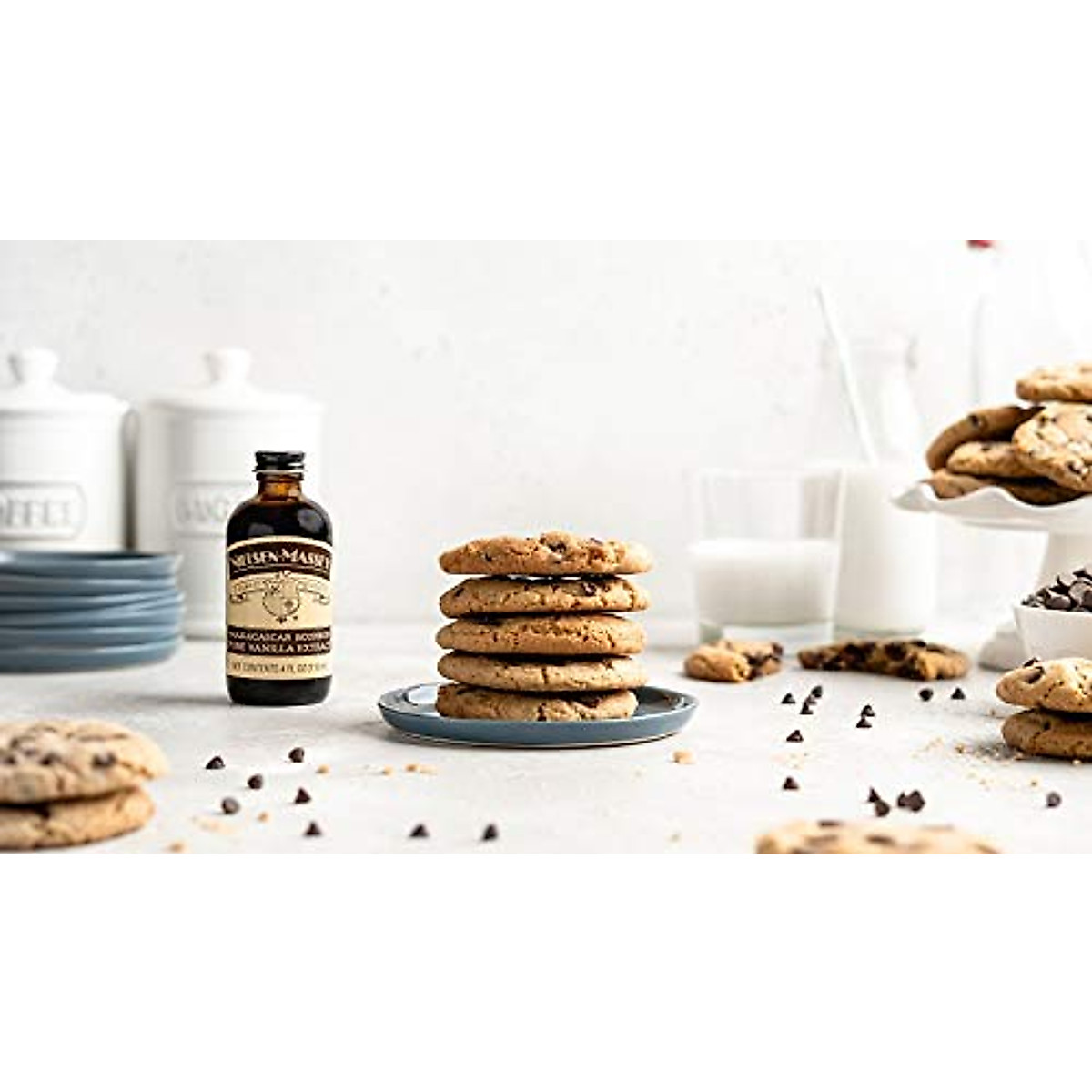 Nielsen-Massey Madagascar Bourbon Pure Vanilla Extract for Baking and Cooking, 8 Ounce Bottle with Gift Box