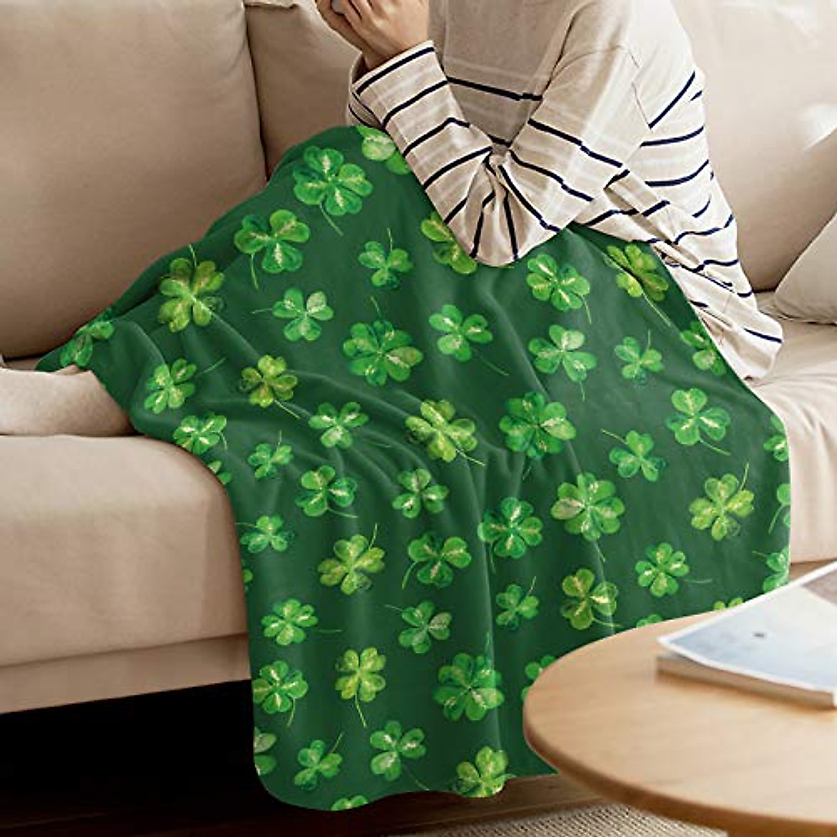 St Patrick Throw Blanket Shamrock Clover Blankets Lightweight Cozy Soft Flannel Blankets Watercolor Green Lucky Clover Bed Blanket for Bed Couch Sofa Bedroom Travel All Season Use 40" x 50"
