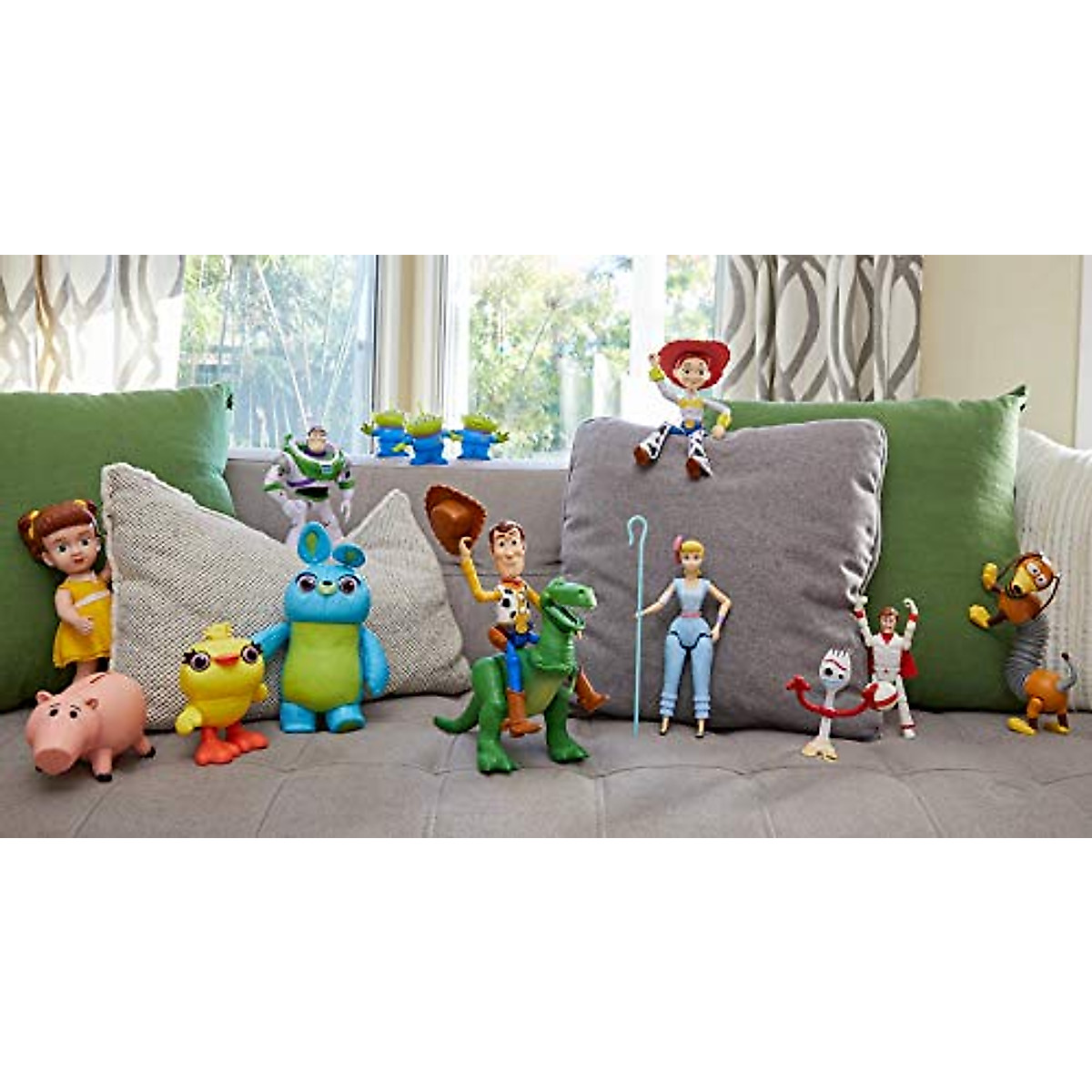 Mattel Toy Story 4 Slinky Figure, 4.4 in Tall, Posable Character Figure for Kids 3 Years and Older