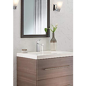 Delta Faucet Modern Single Hole Bathroom Faucet, Single Handle Chrome, Bathroom Sink Faucet, Drain Assembly, Chrome 567LF-PP