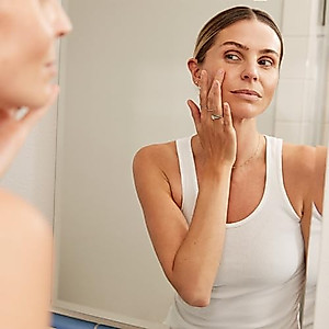 Goop Beauty Glow Lotion 1.7 fl oz | Vitamin C & Kakadu Plum Moisturizer | Citrus Scent | Dewy Skin | Silicone & Paraben Free