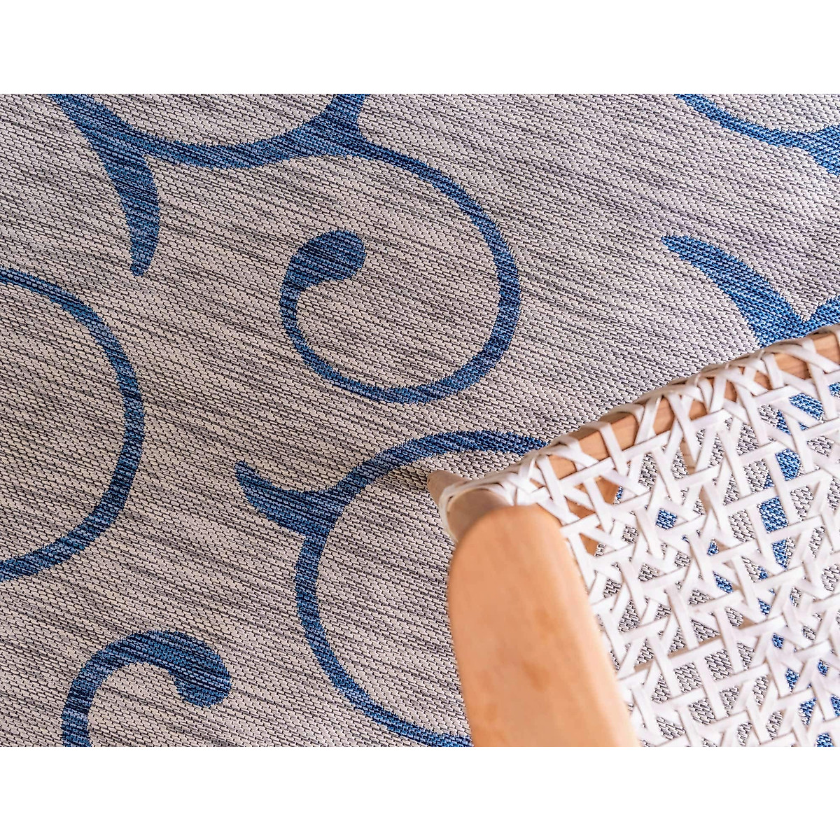 Unique Loom Outdoor Botanical Collection Area Rug - Curl (7' 1" x 10' Rectangle, Gray/ Navy Blue)