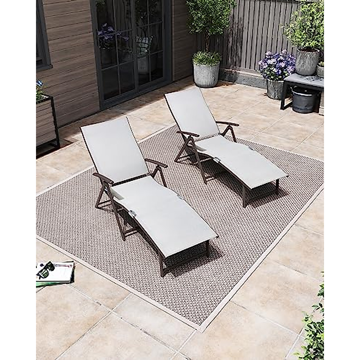 Pellebant Aluminum Patio Chaise Lounge Chair, Adjustable Chair for Outside with 8 Backrest Positions, Brown Frame, Folding Outdoor Recliners All Weather for Beach, Pool and Yard, Light Grey