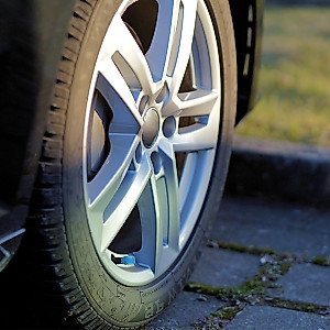 Fekey&JF 16 PCS Car Tire Valve Stem Caps, Waterproof Airtight Car Wheel Tire Valve Stem Covers Universal for Cars, Bicycles, Trucks, Motorcycles, Car Accessories for Men Women (Light Blue)