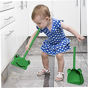 KUYYFDS Kids Cleaning Set Broom and Dustpan Set 2Pcs/Set PP Cute Cartoon Frog Pattern Toddler Broom Odor-Free Hanging Smooth Handle Washable PET Brush Kids Broom for Home Kindergarten