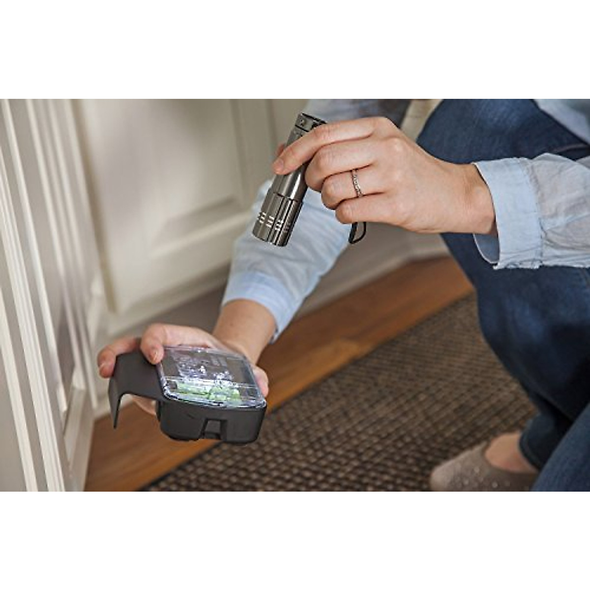 Tomcat Mouse Killer I Tier 1 Refillable Mouse Bait Station, 1 Station with 4 Baits (Box)