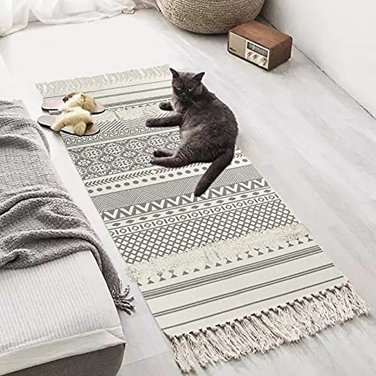 Seavish Boho Runner Rug,2x4.4 Cotton Area Rug Bedroom Rug Tufted Bohemian Geometric Hand Woven Fringe Throw Rugs Shag Accent Tassel Rug for Indoor Bathroom Kitchen Laundry Dorm