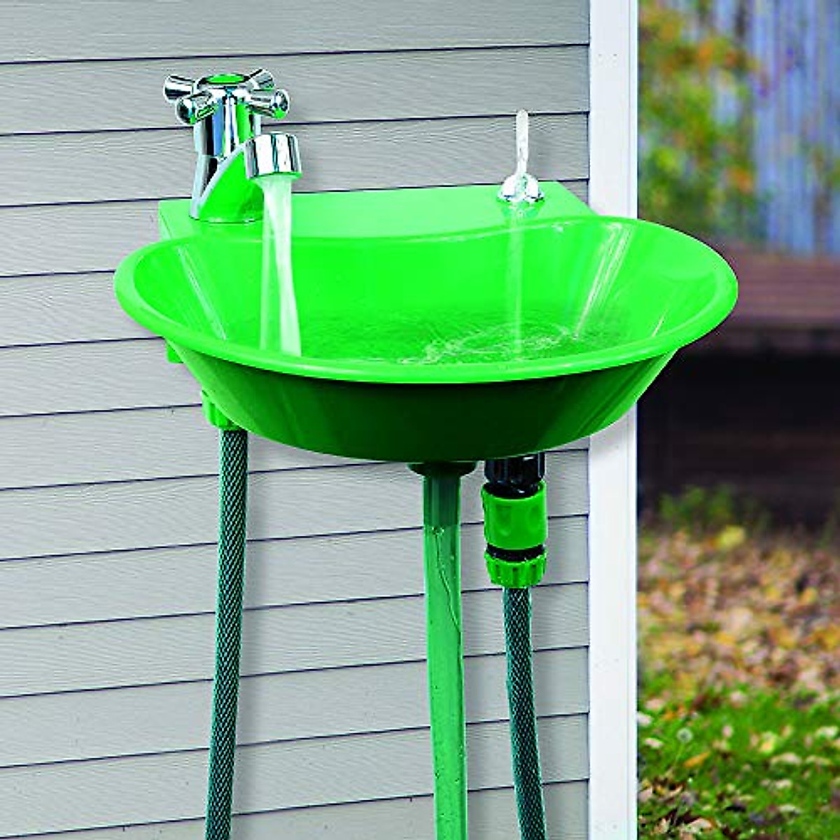2-in-1 Outdoor Water Fountain and Faucet, Green