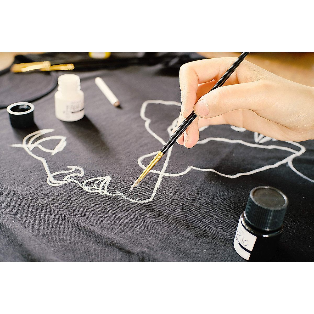 Mont Marte Permanent Fabric Paint Set 8 x 20ml Vivid Colours for Textile, Fabric, T-Shirt, Canvas, Wood, Ceramic, Glass