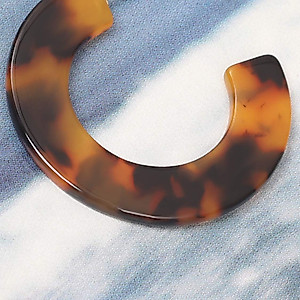 HSWE Leopard Hoop Earrings for Women Tortoise Shell Earrings Acrylic Earrings Resin Earrings (Tortoise Shell)