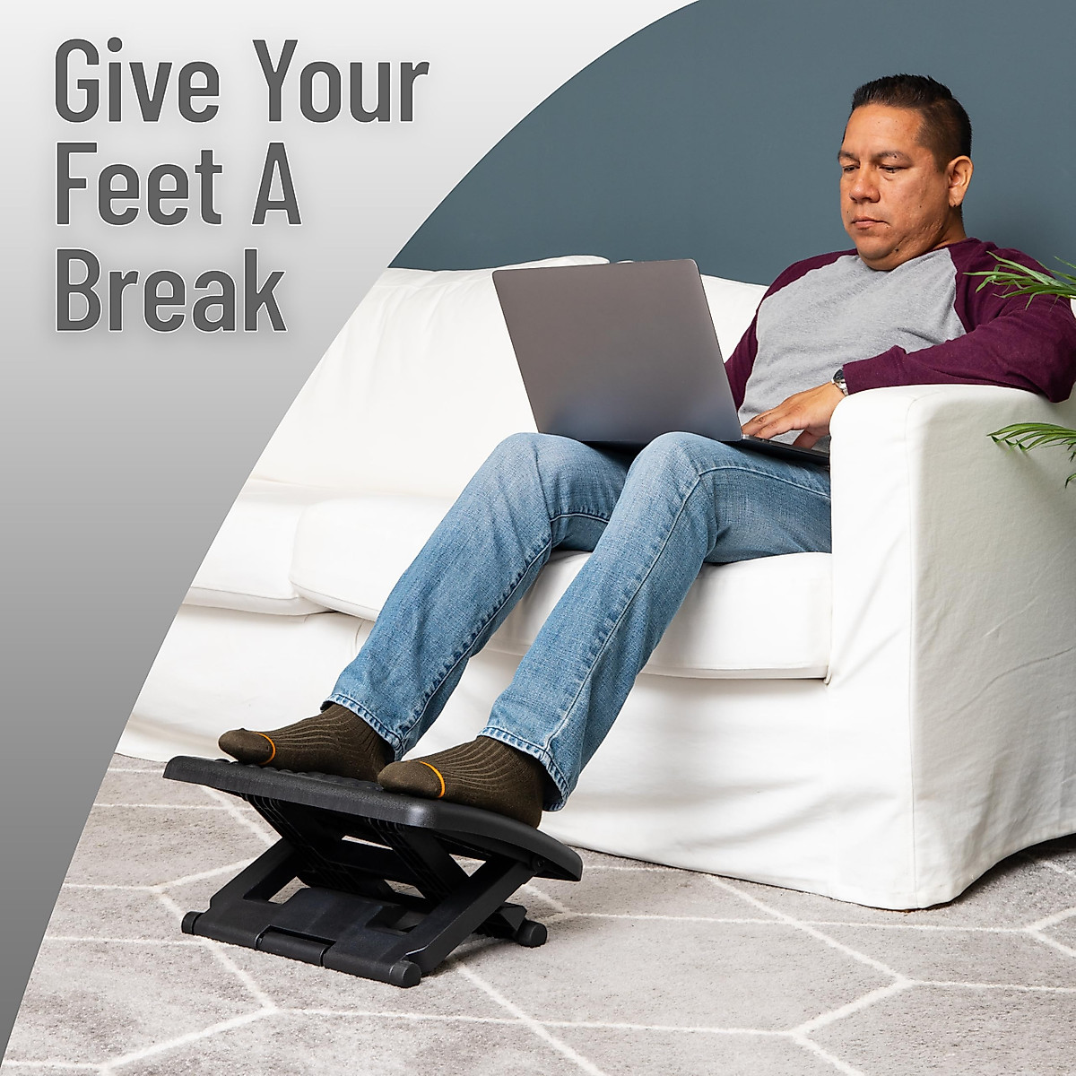 Mind Reader Adjustable Height Ergonomic Foot Rest with Massage Rollers, Black