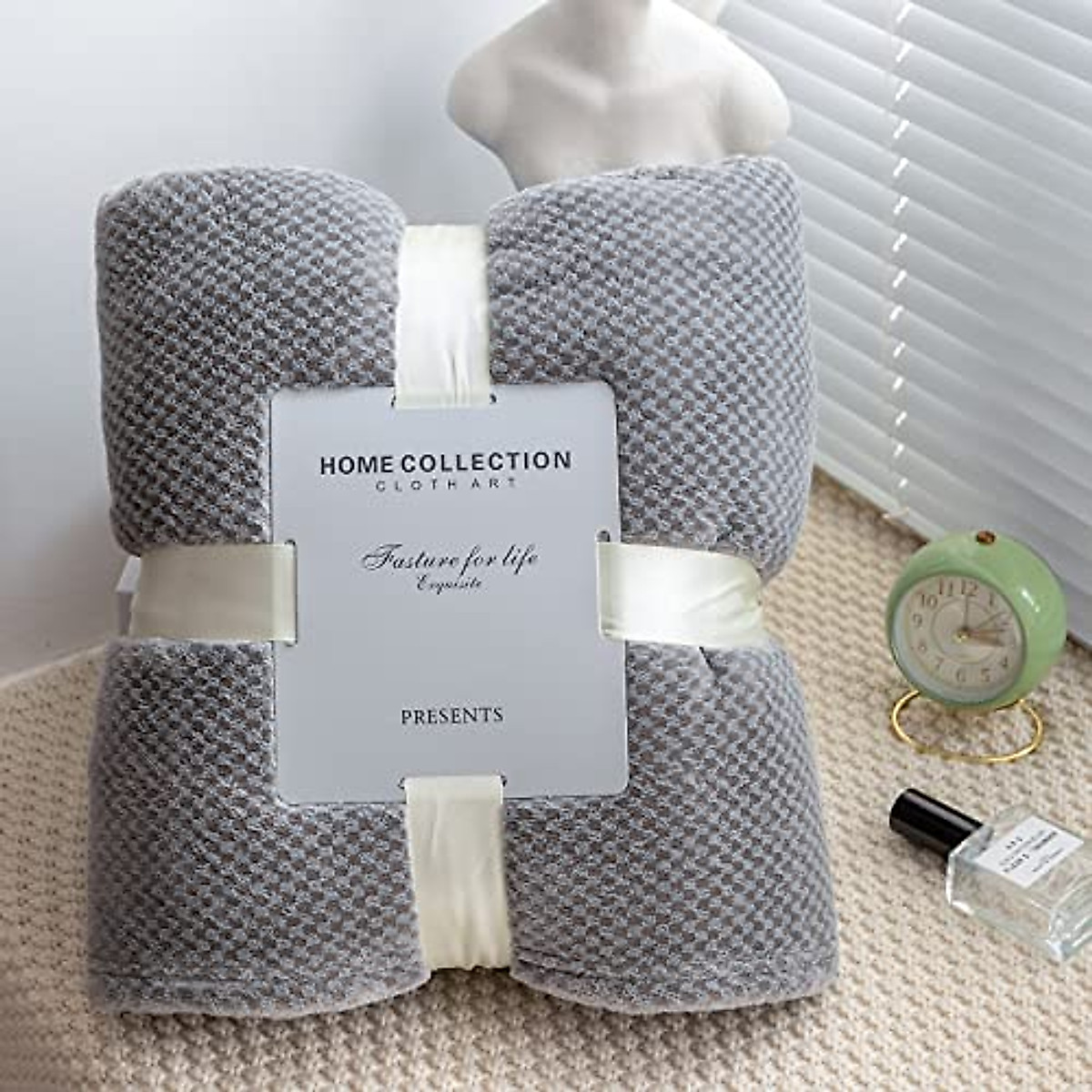 Qidordour Throw Blankets, Checkered Blanket, 60x80 Inch Flannel Fleece Jacquard Bed Throw, 310GSM Soft Microfiber Plush Fuzzy Cozy Luxury Bed Blanket for Couch, Sofa, Bedroom, Travel, Christmas, Grey