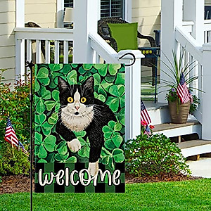 CMEGKE St. Patrick's Day Cat Garden Flag, St Patrick's Day Garden Flag, Green Shamrocks Cat Welcome Garden Flag Spring Summer Garden Flag Rustic Vertical Double Sided Burlap ST Patricks Day Holiday Party Farmhouse Yard Home Outside Decor 12.5 x 18 In