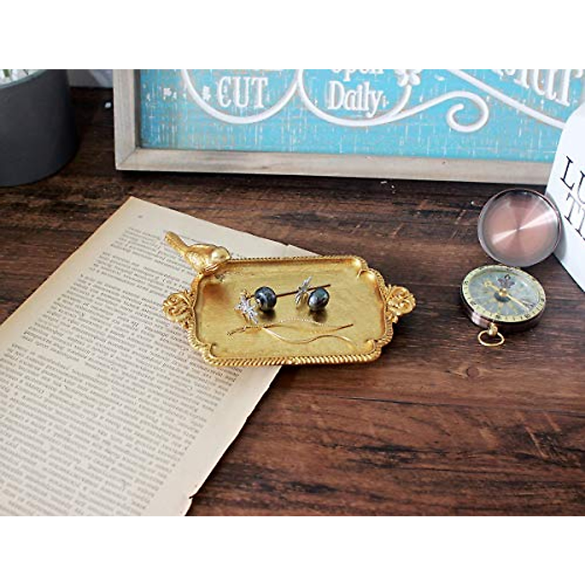 Funly mee Antique Trinket Dish Vintage Golden Metal Jewelry Tray with Bird, Ring Holder