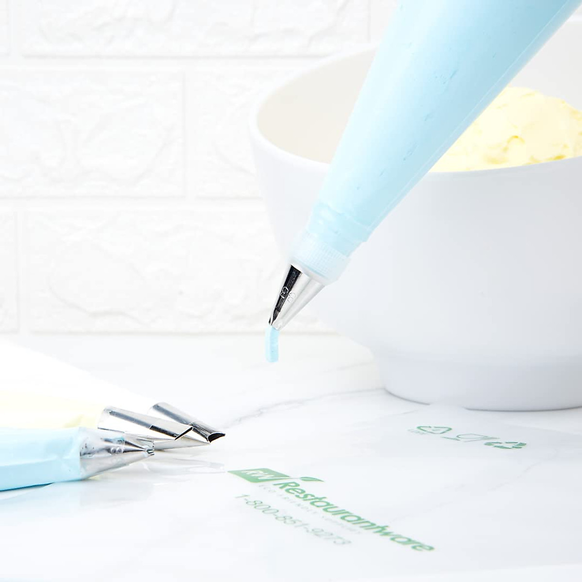 Restaurantware Pastry Tek Piping Tip 1 Reusable Ruffle Icing Tip - #86 Dent-Resistant Stainless Steel Pastry Tip Dishwasher-Safe Decorate Cupcakes Cakes or Cookies