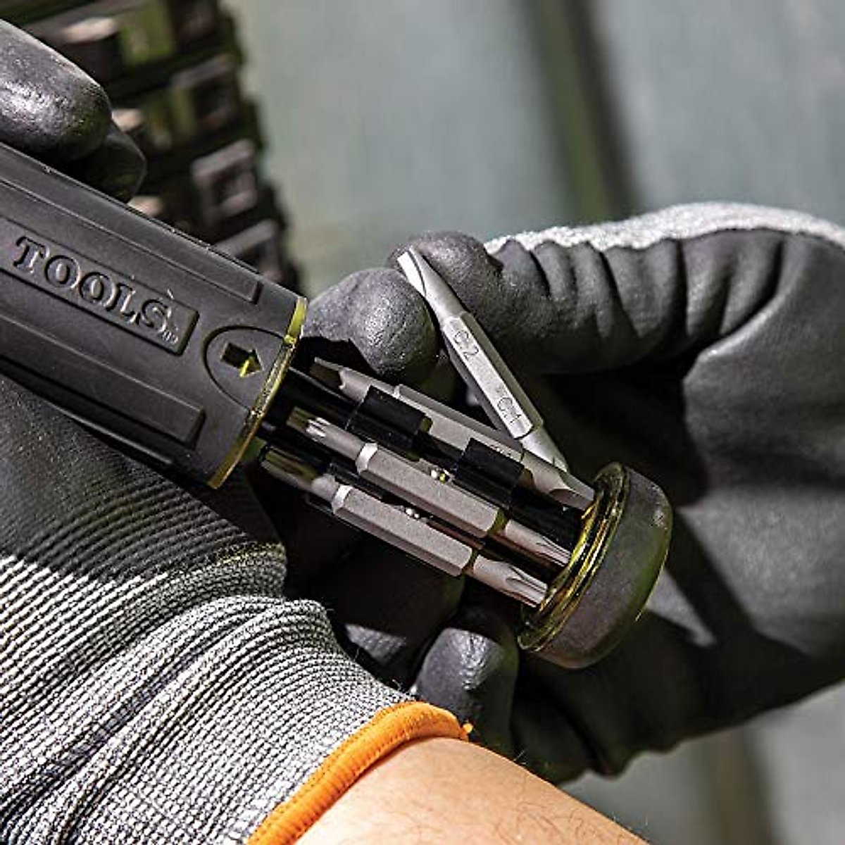Klein Tools 32305 Multi-bit Ratcheting Screwdriver, 15-in-1 Tool with Phillips, Slotted, Square, Torx and Combo Bits and 1/4-Inch Nut Driver