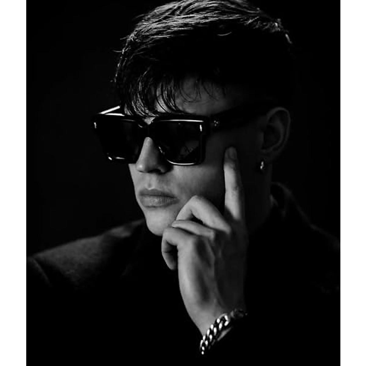 EYLRIM Square Frame Sunglasses for Women Men Trendy Thick Frame Rectangle Sun Glasses Black Shades(01 Black/Grey)