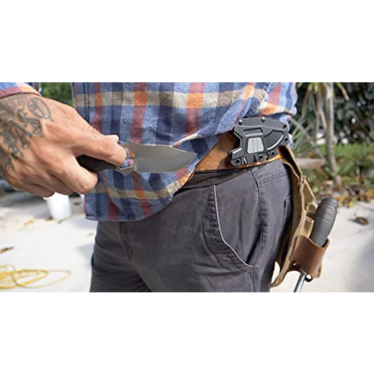 CAMILLUS Comb 7.25" Clip Point Blade Durable Corrosion-Resistant 420 Stainless Steel Outdoor Survival Hunting Fishing Camping Fixed Blade Knife, Molded Sheath with 4 Additional Functions Included