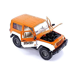 M&M's 1:24 2007 Jeep Wrangler Die-cast Car & 2.75" Orange Figure, Toys for Kids and Adults