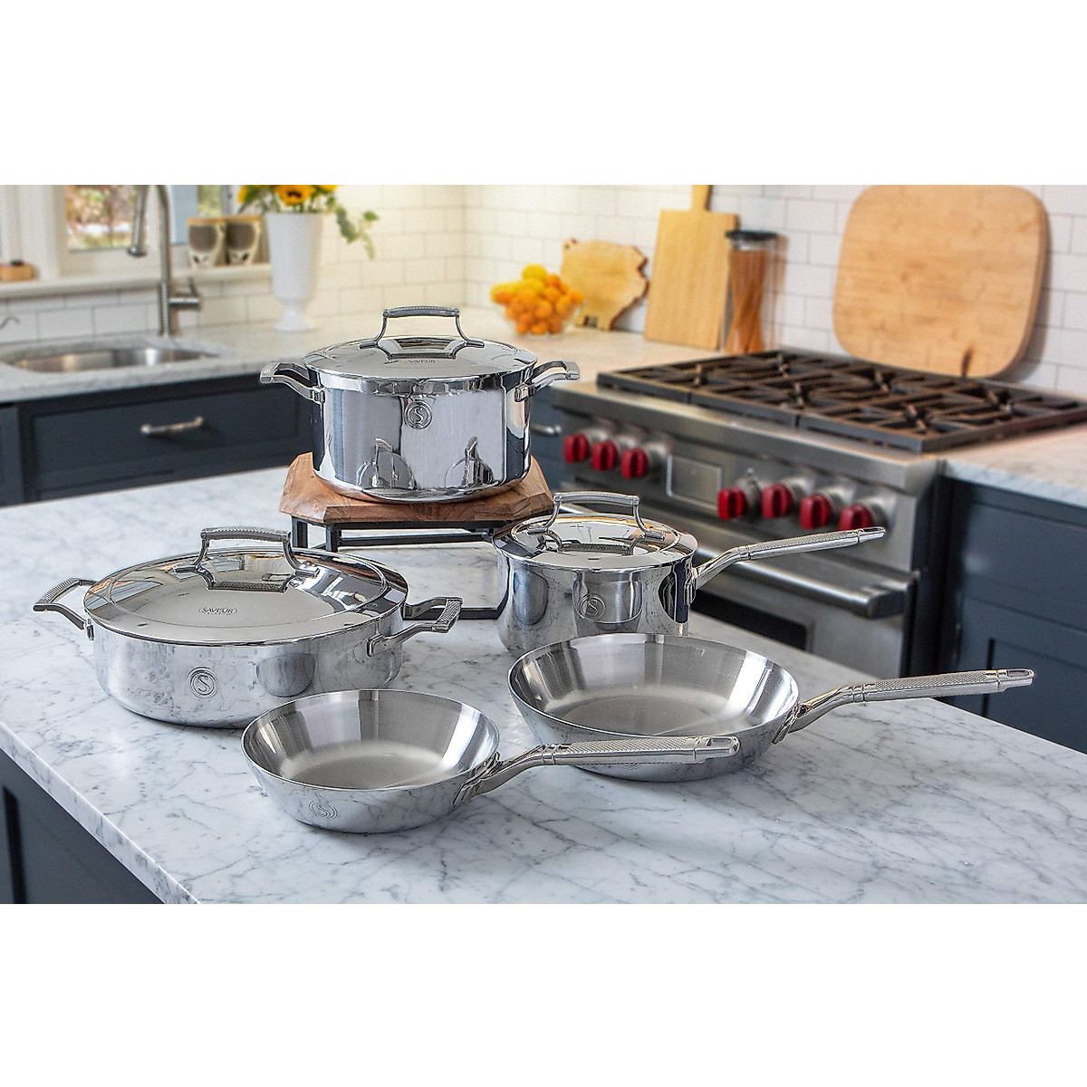 SAVEUR SELECTS 8-piece Tri-ply Stainless Steel Cookware Set, 5 Essential Pots and Pans, 3 Interchangeable Lids, Induction-ready, Dishwasher Safe, Voyage Series