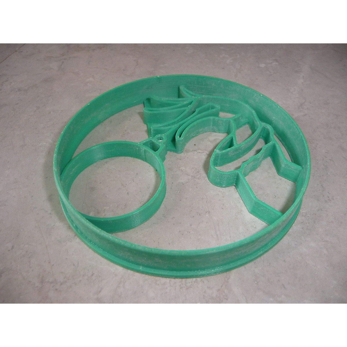 THE GRINCH HAND HOLDING CHRISTMAS ORNAMENT HOLIDAY COOKIE CUTTER MADE IN USA PR4106