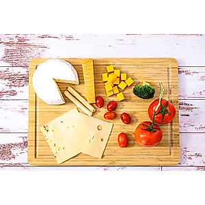 Merry Christmas Cutting Board, Personalized Christmas Decoration Board, Gift for Mom,Grandma, Couples, Unique Gift For Holiday Season, Customize Cutting Board