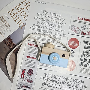 Baby Toy Wooden Mini Camera Toy, Baby Kids Cute Mini Sharpe Toy, Neck Hanging Photographed Props for Baby Toddlers Children Kids' Room Hanging Decor Gift (Blue)