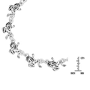 AeraVida Charming Lucky Frog Chain Link 925 Sterling Silver Bracelet | Casual Sterling Silver Bracelet for Women | Modern Jewelry Gift