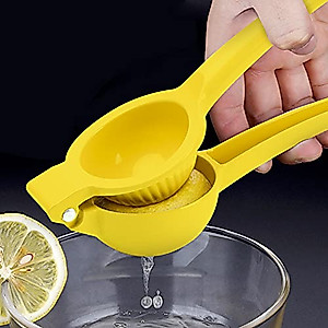 KUFUNG Metal Lemon Squeezer, Citrus Juicer, Manual Press for Extracting the Most Juice Possible (Yellow, M)