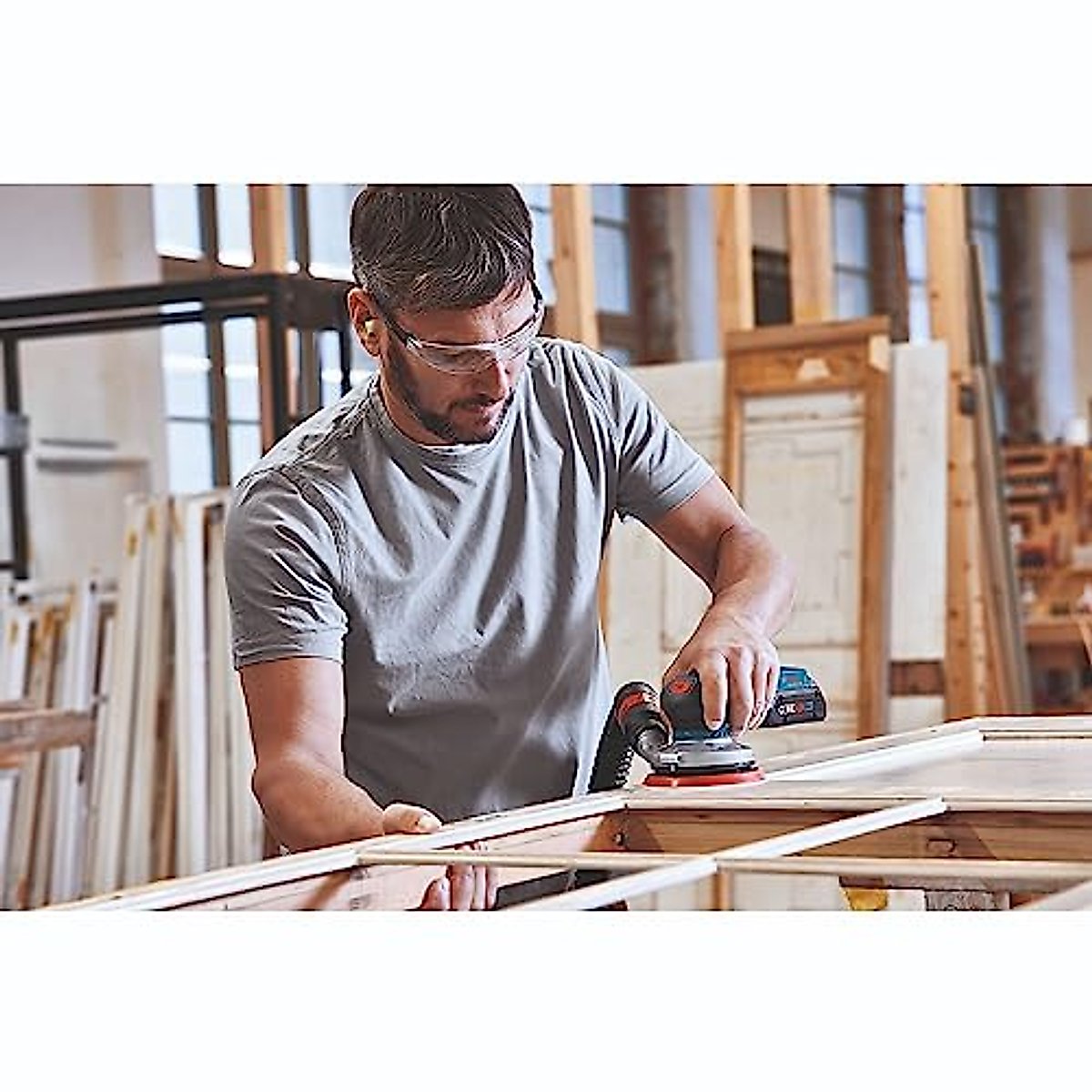 BOSCH GEX18V-5B15 18V Brushless 5 In. Random Orbit Sander Kit with (1) CORE18V 4 Ah Advanced Power Battery