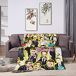 Blanket Jeremy Renner Soft and Comfortable Warm Fleece Blanket for Sofa, Office Bed car Camp Couch Cozy Plush Throw Blankets Beach Blankets