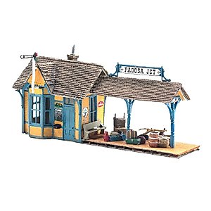 Woodland Scenics Flag Depot Scenic Details