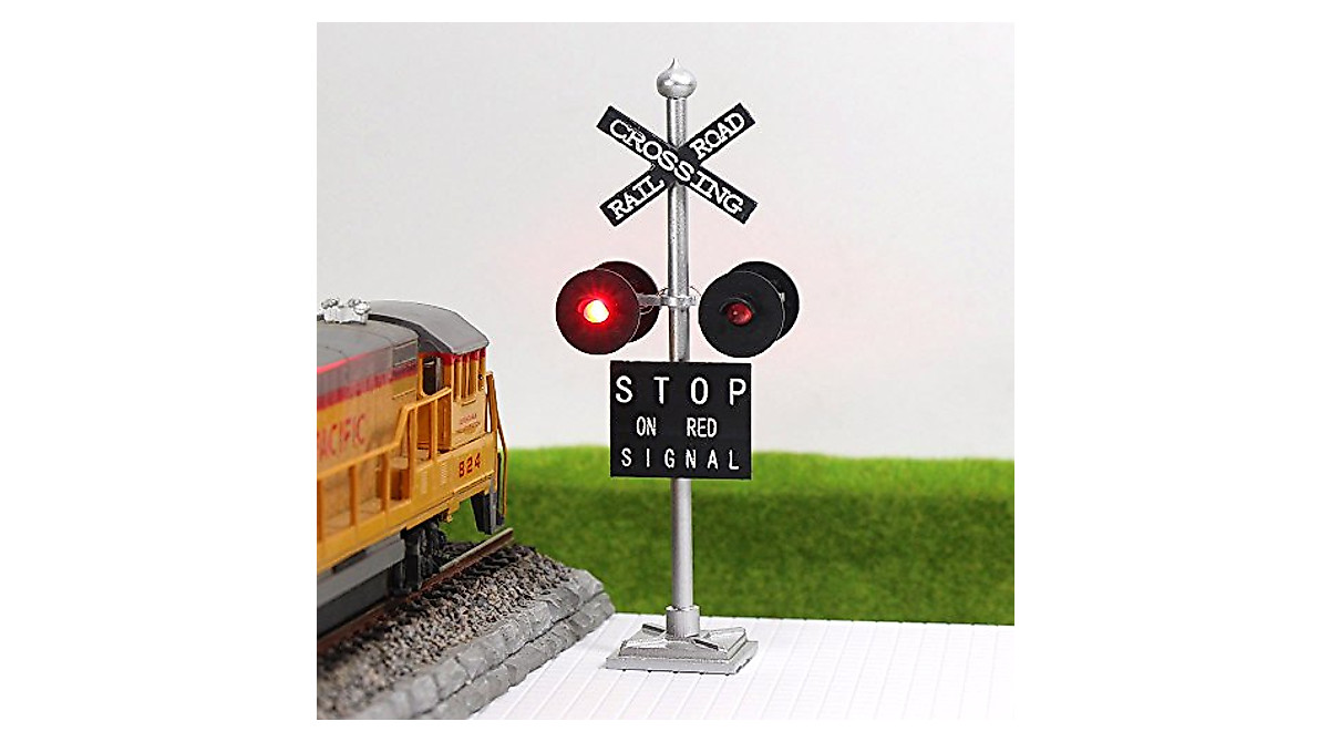 HO Scale Railroad Crossing Signal Set with LED Flasher | Evemodel