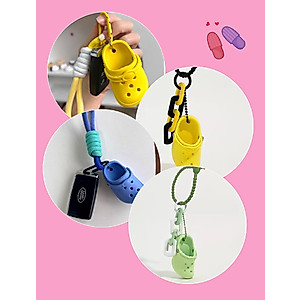 GLOGLOW 20Pcs Slipper Keychains, 1.4 x 3.0in 5 Colors Silicone Shoe Keychains Reusable Beach Hole Shoes Key Chains for Backpack Purse Luggage Party Favors