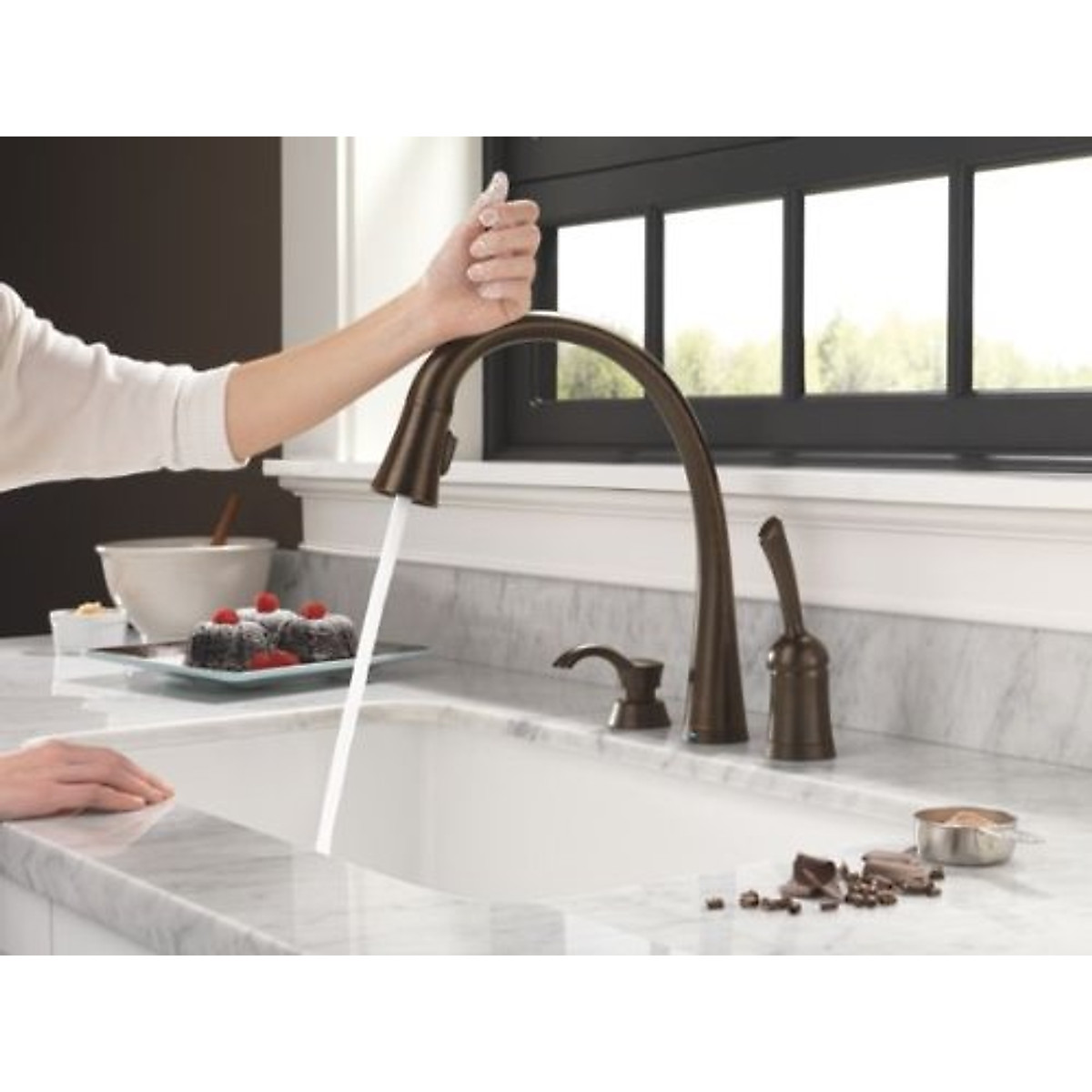 Delta Faucet Pilar Kitchen Soap Dispenser for Kitchen Sinks, Venetian Bronze RP50781RB