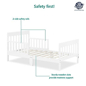 Dream On Me Finn Toddler Bed in White, Greenguard Gold and JPMA Certified, Non-Toxic Finish, Made of Sustainable New Zealand Pinewood, Wooden Nursery Furniture